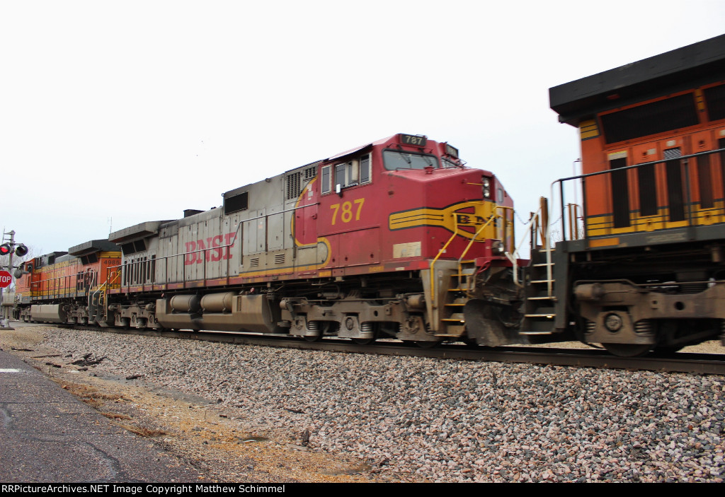 BNSF 787